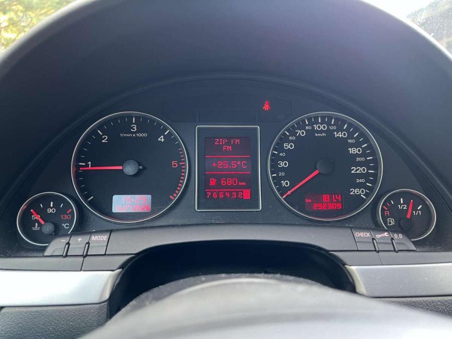 Pelēks Audi A4 2006 Kazlų Rūda, ar dzinēja tilpumu 1.97 L un nobraukumu 292 tūkst. km par 2500 €, foto 14 vietnē AUTOMOTO.COM.LV