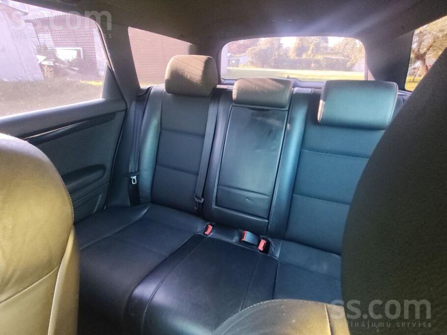 Grey Audi A4 2006 in Riga, with an engine capacity of 2.00 L and mileage of 438 thousand km for 2600 €, photo 12 on AUTOMOTO.COM.LV