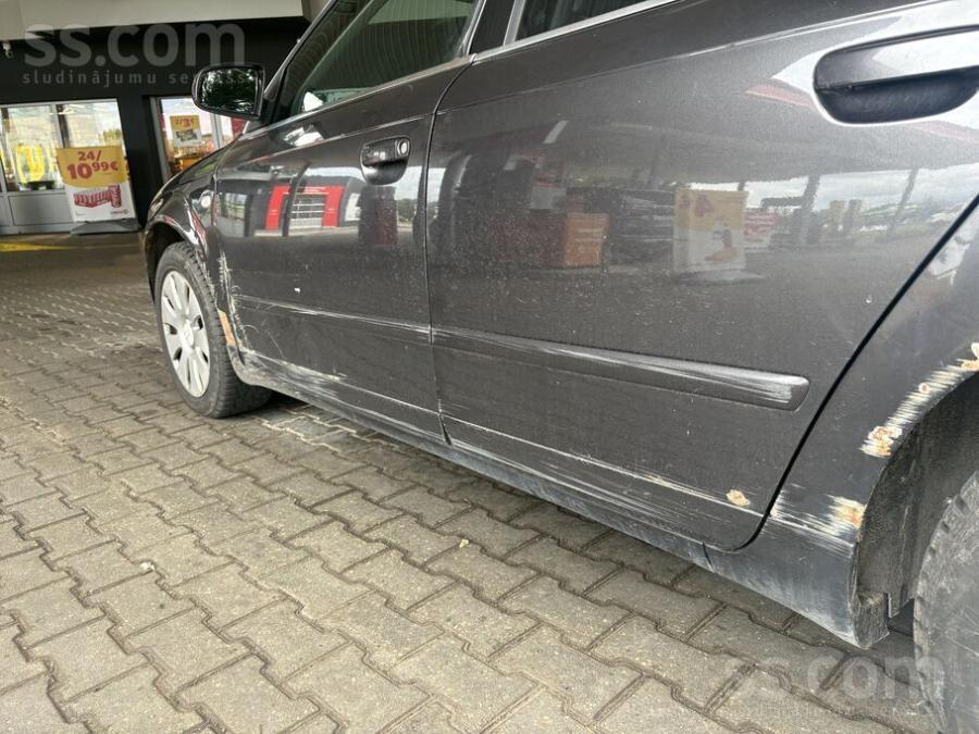 Grey Audi A4 2006 in Riga, with an engine capacity of 2.00 L and mileage of 325 thousand km for 1190 €, photo 10 on AUTOMOTO.COM.LV