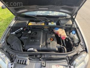Pelēks Audi A4 2006 Daugavpils, ar dzinēja tilpumu 2.00 L un nobraukumu 287 tūkst. km par 2500 €, foto 15 vietnē AUTOMOTO.COM.LV