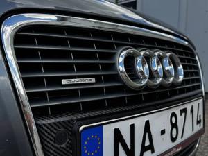 Pelēks Audi A4 2006 Daugavpils, ar dzinēja tilpumu 2.00 L un nobraukumu 291 tūkst. km par 3950 €, foto 10 vietnē AUTOMOTO.COM.LV