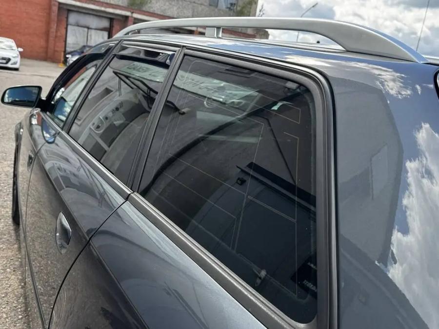 Pelēks Audi A4 2006 Daugavpils, ar dzinēja tilpumu 2.00 L un nobraukumu 291 tūkst. km par 3950 €, foto 13 vietnē AUTOMOTO.COM.LV