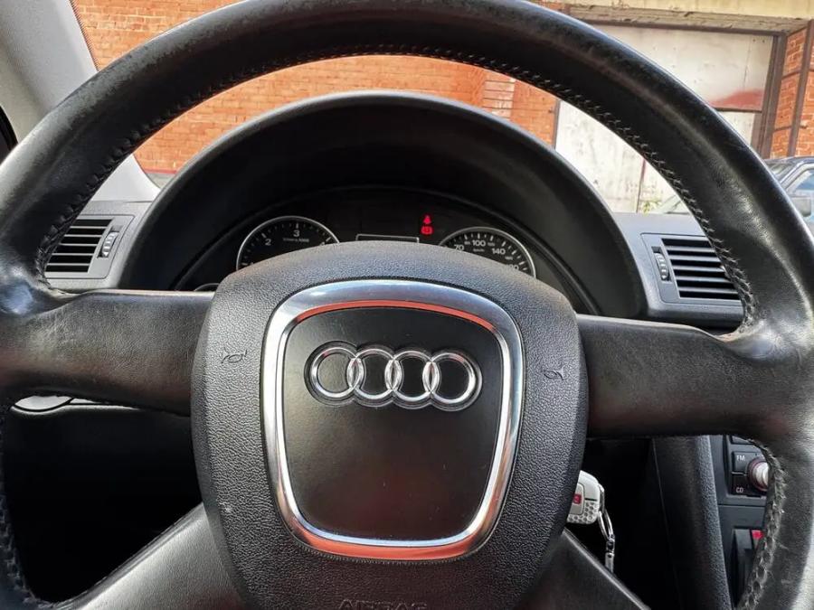 Pelēks Audi A4 2006 Daugavpils, ar dzinēja tilpumu 2.00 L un nobraukumu 291 tūkst. km par 3950 €, foto 22 vietnē AUTOMOTO.COM.LV
