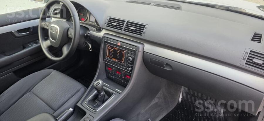 Pelēks Audi A4 2006 Rīga, ar dzinēja tilpumu 2.00 L un nobraukumu 261 tūkst. km par 3550 €, foto 14 vietnē AUTOMOTO.COM.LV