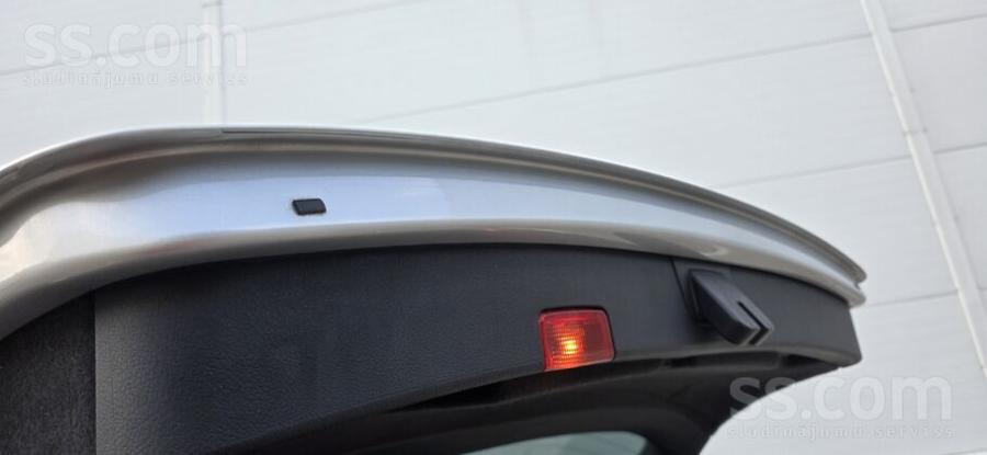 Pelēks Audi A4 2006 Rīga, ar dzinēja tilpumu 2.00 L un nobraukumu 261 tūkst. km par 3550 €, foto 27 vietnē AUTOMOTO.COM.LV