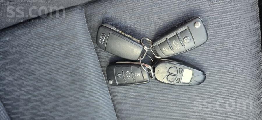 Pelēks Audi A4 2006 Rīga, ar dzinēja tilpumu 2.00 L un nobraukumu 261 tūkst. km par 3550 €, foto 31 vietnē AUTOMOTO.COM.LV