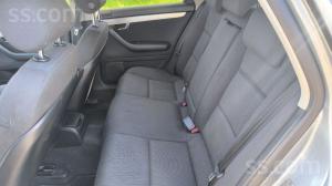 Pelēks Audi A4 2006 Rēzekne, ar dzinēja tilpumu 3.00 L un nobraukumu 398 tūkst. km par 2600 €, foto 10 vietnē AUTOMOTO.COM.LV