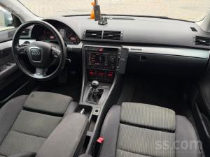 Grey Audi A4 2006 in Riga, with an engine capacity of 3.00 L and mileage of 357 thousand km for 1350 €, photo 9 on AUTOMOTO.COM.LV