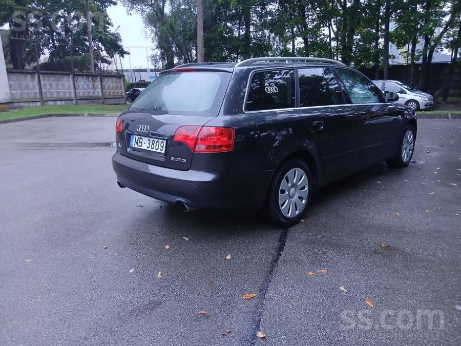 Pelēks Audi A4 2006 Rīga, ar dzinēja tilpumu 2.00 L un nobraukumu 326 tūkst. km par 2800 €, foto 6 vietnē AUTOMOTO.COM.LV
