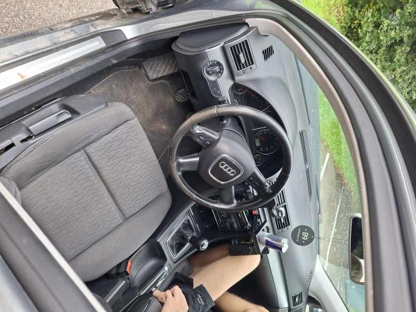 Pelēks Audi A4 2006 Trakai, ar dzinēja tilpumu 1.97 L un nobraukumu 356 tūkst. km par 2800 €, foto 5 vietnē AUTOMOTO.COM.LV