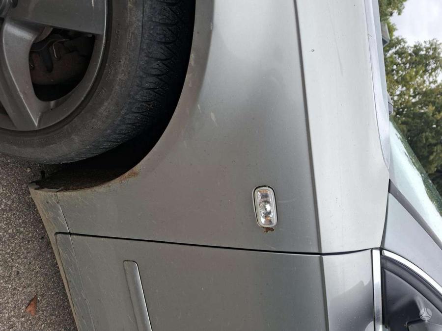 Grey Audi A4 2006 in Trakai, with an engine capacity of 1.97 L and mileage of 356 thousand km for 2800 €, photo 9 on AUTOMOTO.COM.LV