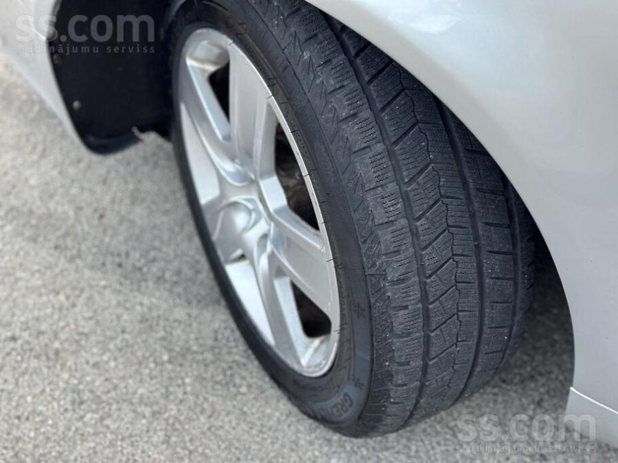 Grey Audi A4 2006 in Tukums, with an engine capacity of 2.00 L and mileage of 263 thousand km for 2000 €, photo 10 on AUTOMOTO.COM.LV