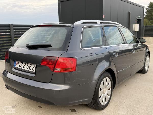 Audi A4 2006 in Vilnius on AUTOMOTO.COM.LV Grey Audi A4 2006 in Vilnius, with an engine capacity of 2.00 L and mileage of 356 thousand km for 2800 €, photo 5 on AUTOMOTO.COM.LV