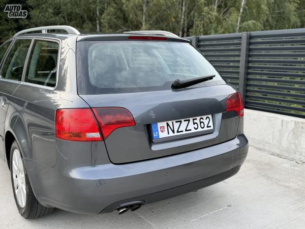 Audi A4 2006 in Vilnius on AUTOMOTO.COM.LV Grey Audi A4 2006 in Vilnius, with an engine capacity of 2.00 L and mileage of 356 thousand km for 2800 €, photo 8 on AUTOMOTO.COM.LV