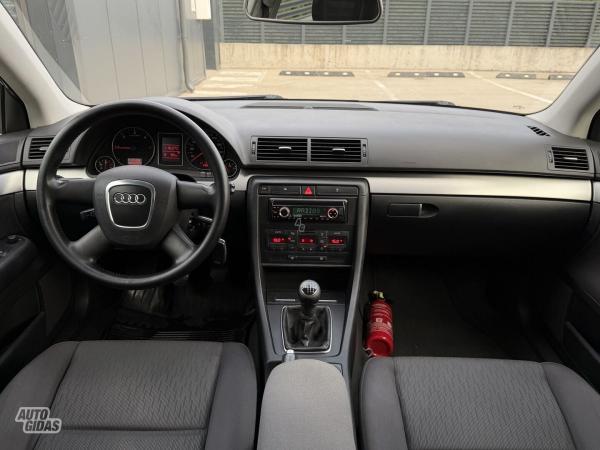Audi A4 2006 in Vilnius on AUTOMOTO.COM.LV Grey Audi A4 2006 in Vilnius, with an engine capacity of 2.00 L and mileage of 356 thousand km for 2800 €, photo 11 on AUTOMOTO.COM.LV