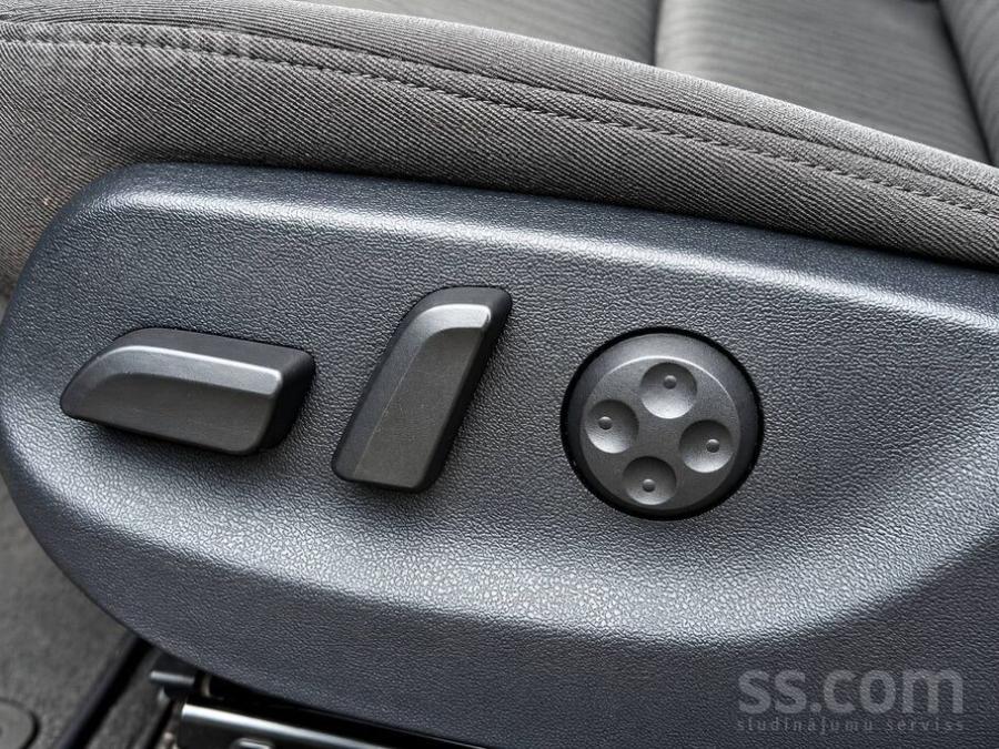 Grey Audi A4 2006 in Tukums, with an engine capacity of 2.00 L and mileage of 254 thousand km for 2950 €, photo 13 on AUTOMOTO.COM.LV