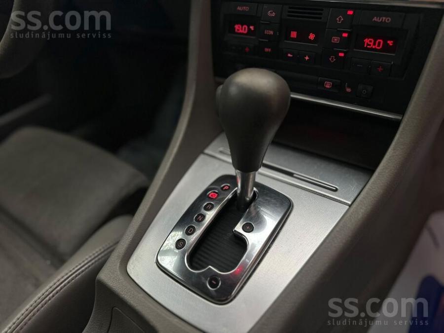 Pelēks Audi A4 2006 Cēsis, ar dzinēja tilpumu 2.00 L un nobraukumu 374 tūkst. km par 1990 €, foto 22 vietnē AUTOMOTO.COM.LV