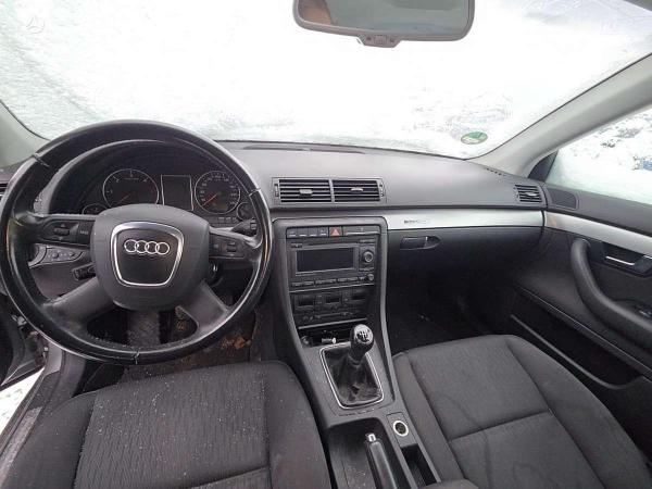 Pelēks Audi A4 2007 Marijampole, ar dzinēja tilpumu 1.99 L un nobraukumu 332 tūkst. km par 2499 €, foto 9 vietnē AUTOMOTO.COM.LV