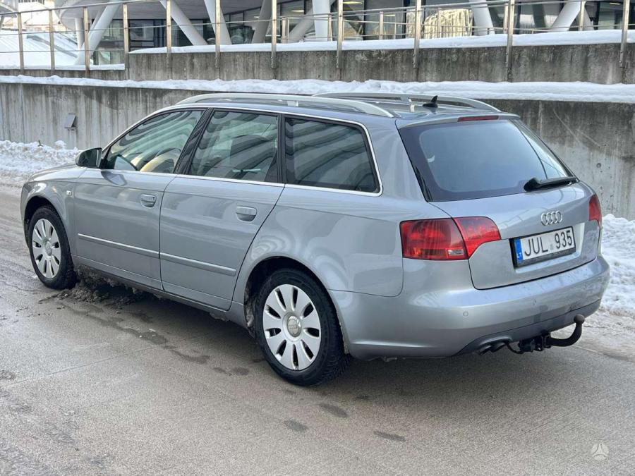 Pelēks Audi A4 2007 Viļņa, ar dzinēja tilpumu 1.99 L un nobraukumu 435 tūkst. km par 1250 €, foto 4 vietnē AUTOMOTO.COM.LV