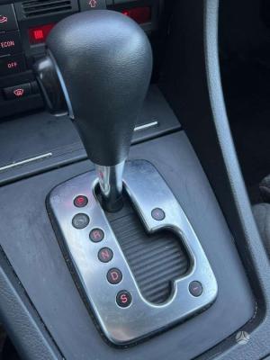 Pelēks Audi A4 2007 Viļņa, ar dzinēja tilpumu 1.99 L un nobraukumu 435 tūkst. km par 1250 €, foto 12 vietnē AUTOMOTO.COM.LV