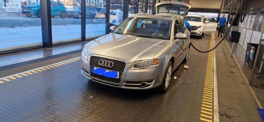 Pelēks Audi A4 2007 Viļņa, ar dzinēja tilpumu 2.00 L un nobraukumu 437 tūkst. km par 1900 €, foto 1 vietnē AUTOMOTO.COM.LV
