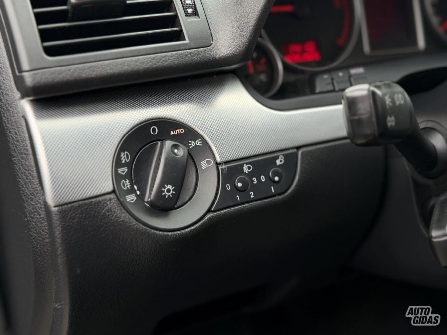 Grey Audi A4 2007 in Vilnius, with an engine capacity of 2.00 L and mileage of 301 thousand km for 2750 €, photo 22 on AUTOMOTO.COM.LV