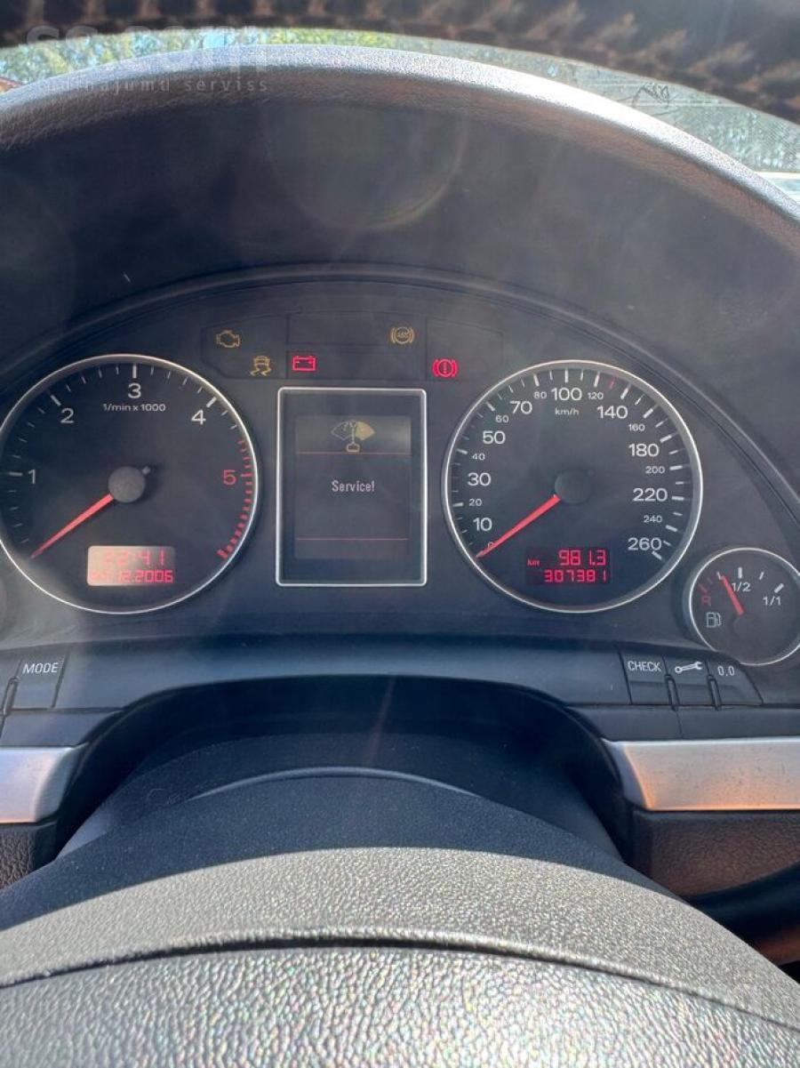 Pelēks Audi A4 2007 Bauska, ar dzinēja tilpumu 2.00 L un nobraukumu 308 tūkst. km par 1800 €, foto 11 vietnē AUTOMOTO.COM.LV