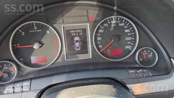 Grey Audi A4 2007 in Saldus, with an engine capacity of 2.00 L and mileage of 381 thousand km for 2900 €, photo 9 on AUTOMOTO.COM.LV