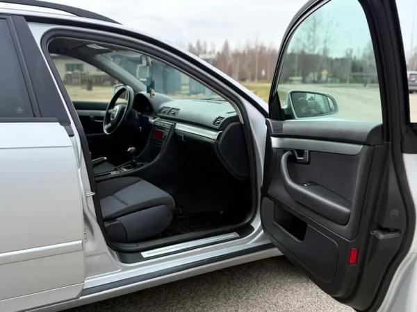 Grey Audi A4 2007 in Riga, with an engine capacity of 2.70 L and mileage of 372 thousand km for 2300 €, photo 6 on AUTOMOTO.COM.LV
