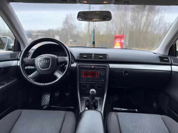 Grey Audi A4 2007 in Riga, with an engine capacity of 2.70 L and mileage of 372 thousand km for 2300 €, photo 8 on AUTOMOTO.COM.LV