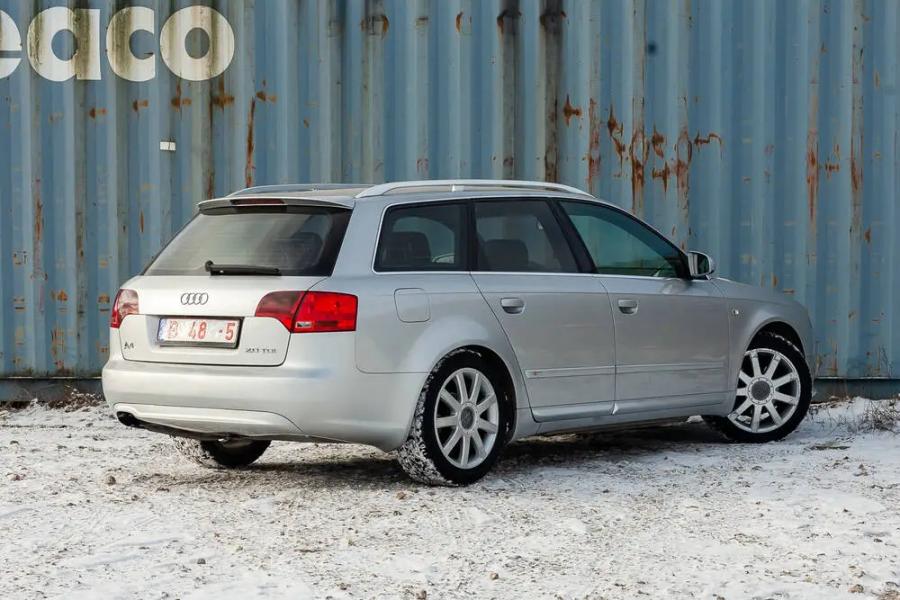 Grey Audi A4 2007 in Riga, with an engine capacity of 2.00 L and mileage of 260 thousand km for 3995 €, photo 5 on AUTOMOTO.COM.LV