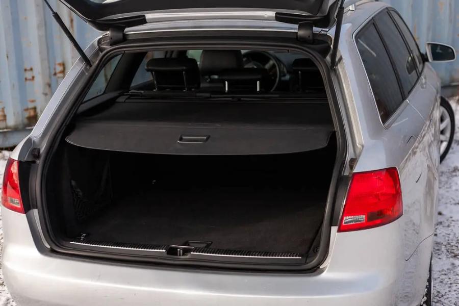 Grey Audi A4 2007 in Riga, with an engine capacity of 2.00 L and mileage of 260 thousand km for 3995 €, photo 10 on AUTOMOTO.COM.LV