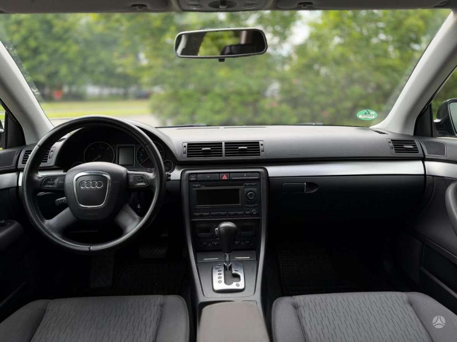 Pelēks Audi A4 2007 Viļņa, ar dzinēja tilpumu 2.00 L un nobraukumu 285 tūkst. km par 3000 €, foto 13 vietnē AUTOMOTO.COM.LV