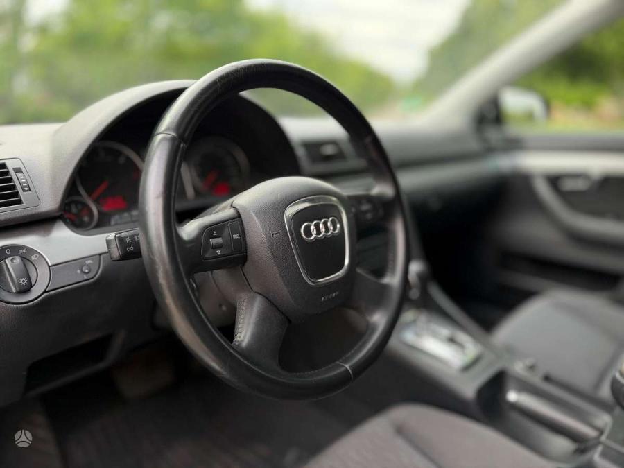 Pelēks Audi A4 2007 Viļņa, ar dzinēja tilpumu 2.00 L un nobraukumu 285 tūkst. km par 3000 €, foto 14 vietnē AUTOMOTO.COM.LV