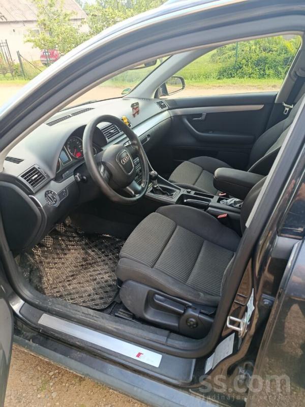 Pelēks Audi A4 2007 Krāslava, ar dzinēja tilpumu 2.00 L un nobraukumu 322 tūkst. km par 2500 €, foto 3 vietnē AUTOMOTO.COM.LV