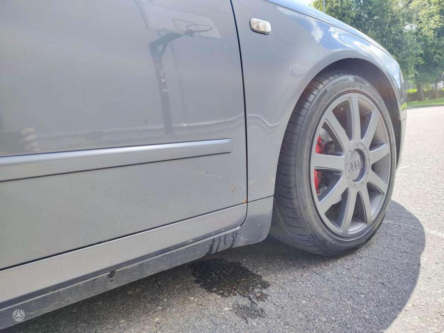 Grey Audi A4 2007 in Kaunas, with an engine capacity of 1.99 L and mileage of 292 thousand km for 2500 €, photo 12 on AUTOMOTO.COM.LV
