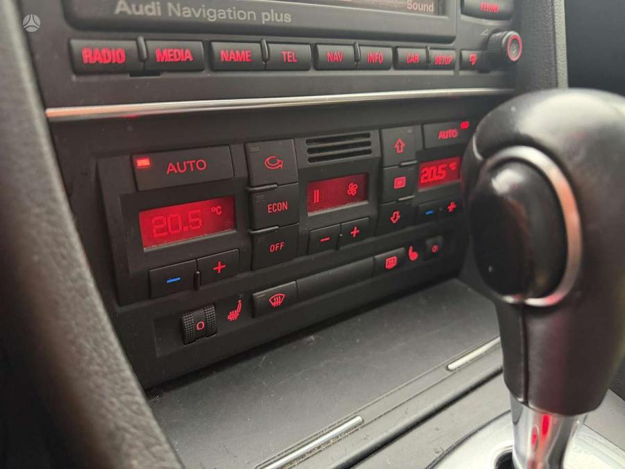 Grey Audi A4 2007 in Kaunas, with an engine capacity of 1.99 L and mileage of 318 thousand km for 3250 €, photo 17 on AUTOMOTO.COM.LV