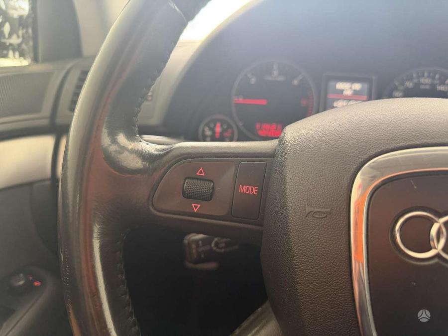 Grey Audi A4 2007 in Kaunas, with an engine capacity of 1.99 L and mileage of 318 thousand km for 3250 €, photo 19 on AUTOMOTO.COM.LV