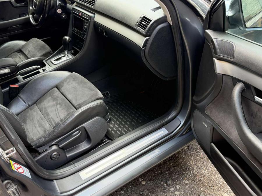 Grey Audi A4 2007 in Kaunas, with an engine capacity of 1.99 L and mileage of 318 thousand km for 3250 €, photo 23 on AUTOMOTO.COM.LV