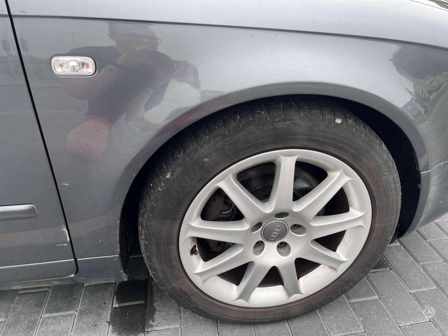 Grey Audi A4 2007 in Kaunas, with an engine capacity of 1.97 L and mileage of 248 thousand km for 1650 €, photo 15 on AUTOMOTO.COM.LV