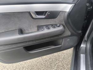 Grey Audi A4 2007 in Plunge, with an engine capacity of 1.99 L and mileage of 370 thousand km for 2500 €, photo 17 on AUTOMOTO.COM.LV