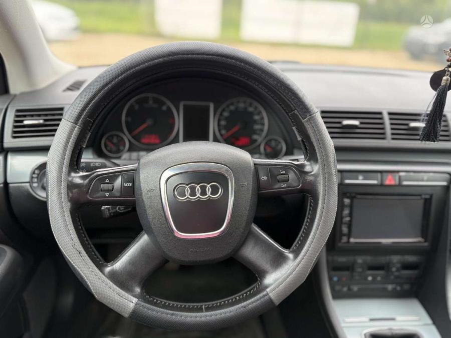 Pelēks Audi A4 2007 Šauļi, ar dzinēja tilpumu 1.97 L un nobraukumu 299 tūkst. km par 2300 €, foto 17 vietnē AUTOMOTO.COM.LV