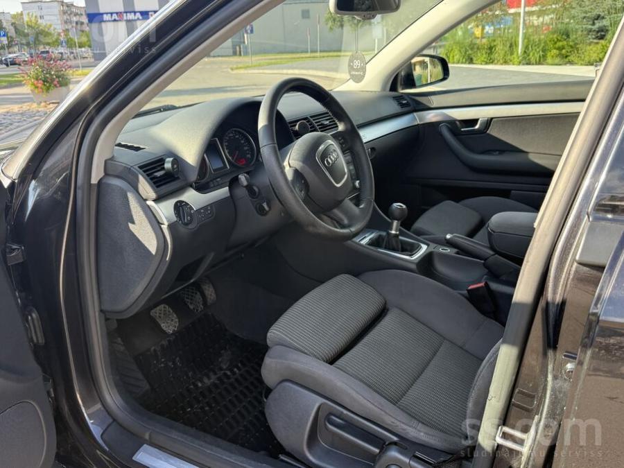 Pelēks Audi A4 2007 Rīga, ar dzinēja tilpumu 2.00 L un nobraukumu 353 tūkst. km par 3750 €, foto 9 vietnē AUTOMOTO.COM.LV