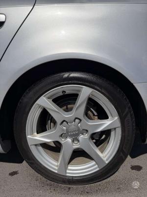 Grey Audi A4 2007 in Vilnius, with an engine capacity of 1.99 L and mileage of 384 thousand km for 2900 €, photo 9 on AUTOMOTO.COM.LV