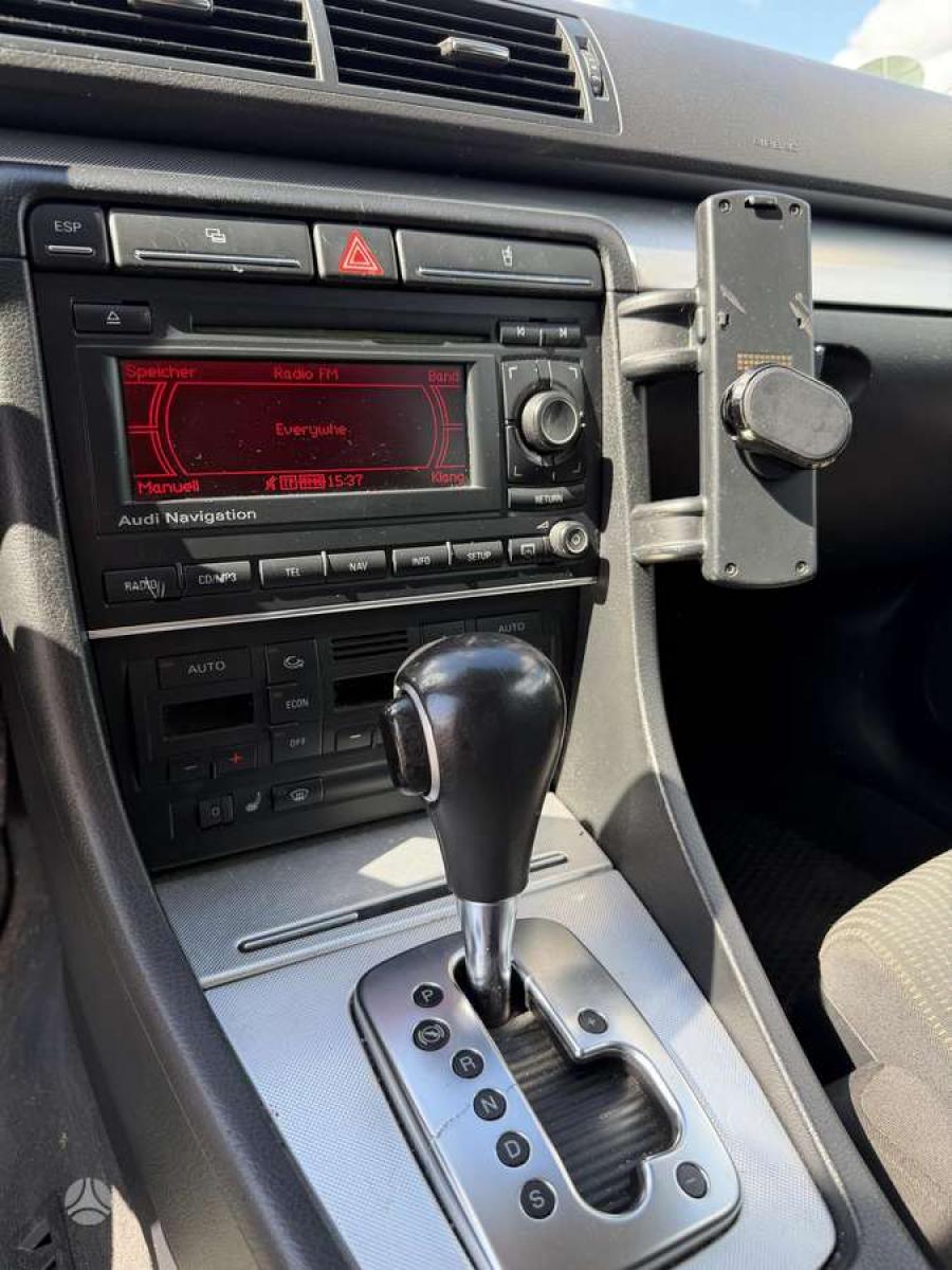Grey Audi A4 2007 in Vilnius, with an engine capacity of 1.99 L and mileage of 384 thousand km for 2900 €, photo 16 on AUTOMOTO.COM.LV