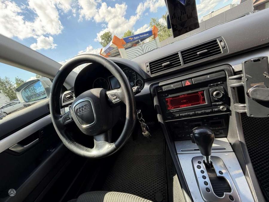 Grey Audi A4 2007 in Vilnius, with an engine capacity of 1.99 L and mileage of 384 thousand km for 2900 €, photo 18 on AUTOMOTO.COM.LV