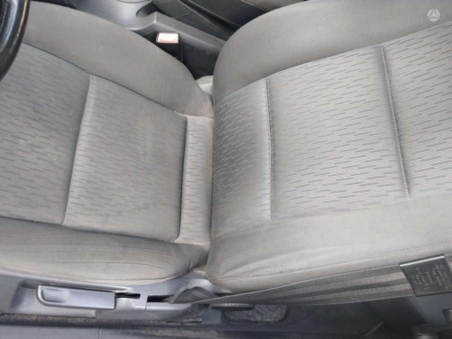 Grey Audi A4 2007 in Vilnius, with an engine capacity of 1.99 L and mileage of 274 thousand km for 3000 €, photo 13 on AUTOMOTO.COM.LV