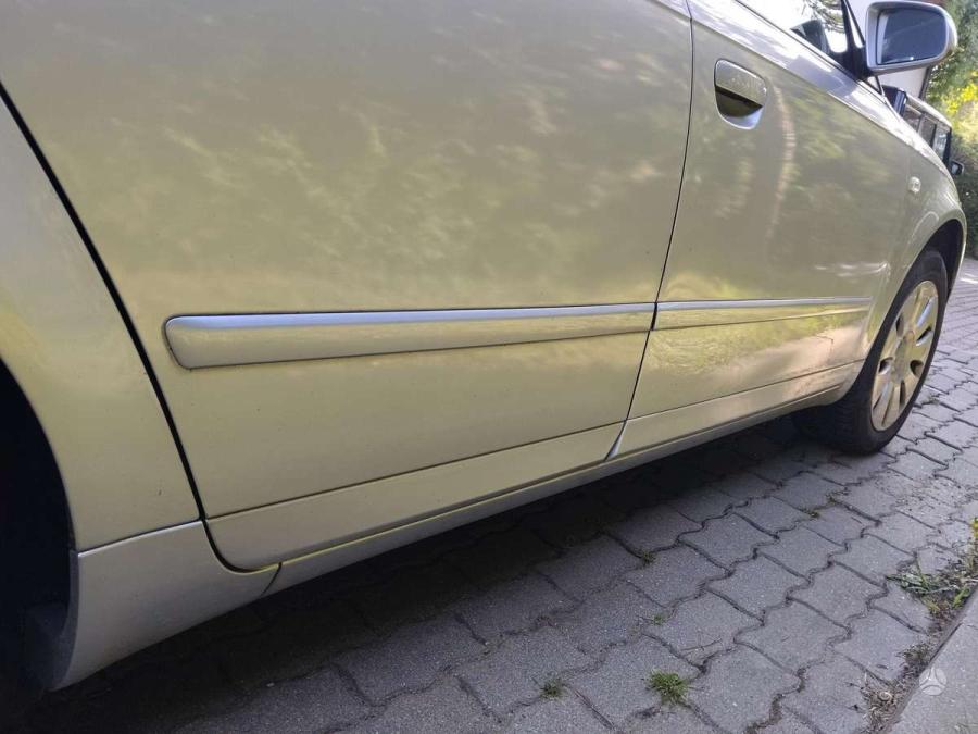 Grey Audi A4 2007 in Vilnius, with an engine capacity of 1.99 L and mileage of 274 thousand km for 3000 €, photo 18 on AUTOMOTO.COM.LV