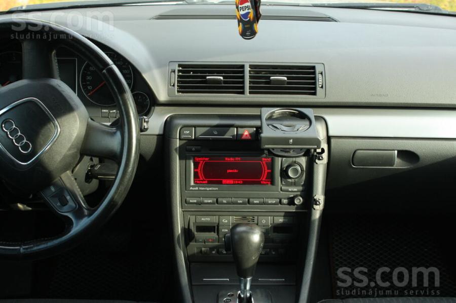 Grey Audi A4 2007 in Cesis, with an engine capacity of 2.00 L and mileage of 330 thousand km for 3500 €, photo 8 on AUTOMOTO.COM.LV