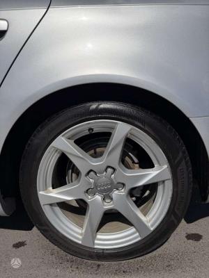 Grey Audi A4 2007 in Vilnius, with an engine capacity of 1.99 L and mileage of 374 thousand km for 2650 €, photo 16 on AUTOMOTO.COM.LV